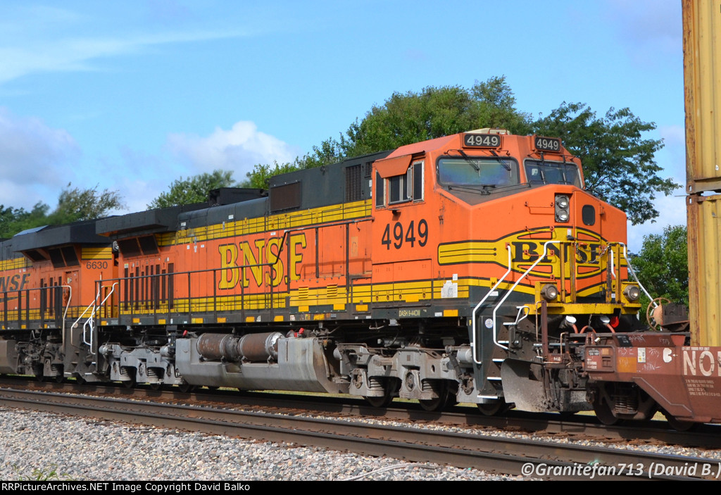 BNSF 4949
